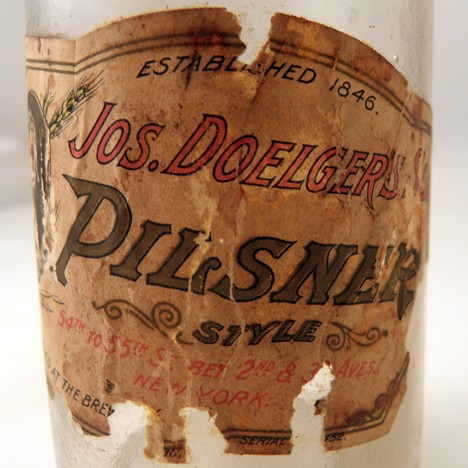 Doelger's Pilsner Style Blob at Breweriana.com