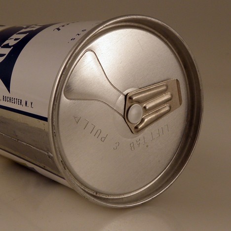 Standard Dry Original 126-08 at Breweriana.com